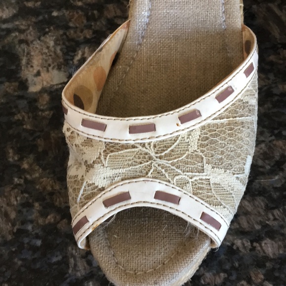 kenzie | Shoes | Kenzie Wedge Sandals Size 95 | Poshmark